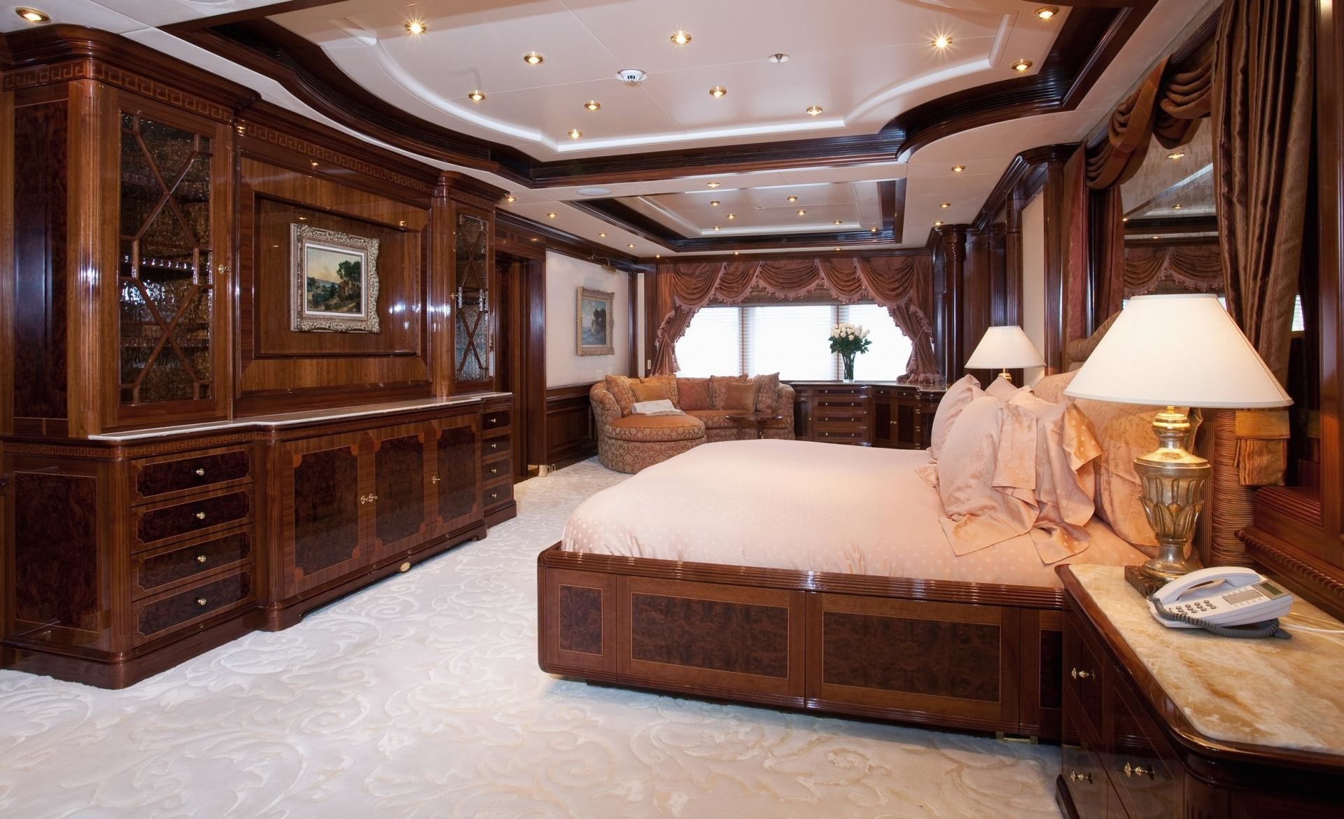Cabin Image Gallery - Guest Cabin - Main Master Cabin On Board Yacht ...